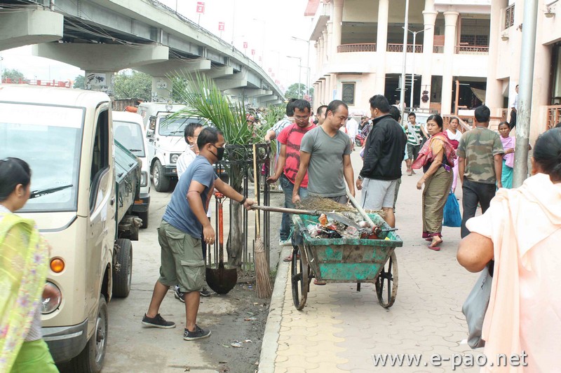 Clean up the World Weekend By Salam Gunakanta